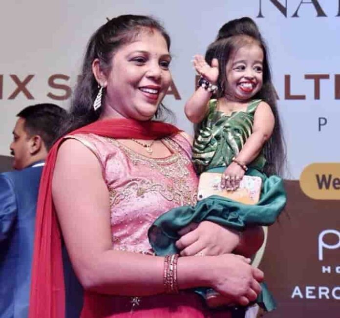 Jyoti Amge: Meet the 29-Year-Old from India Who Is the World’s Shortest ...