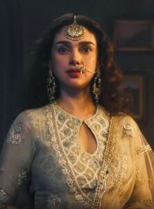 Aditi Rao Hydari’s Transformation Photos Go Viral. Fan Asks, ‘Beauty ...