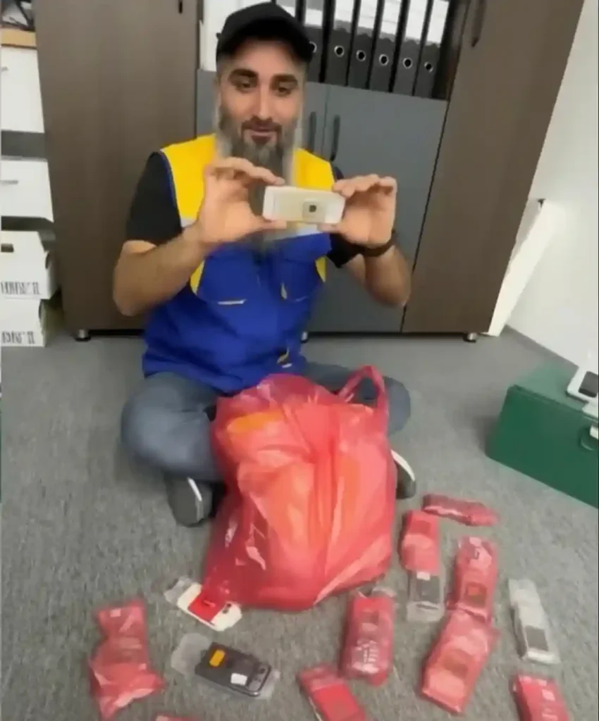 Nokia Ordered in 2010, Finally Delivered After 16 Years: Shopkeeper's ...